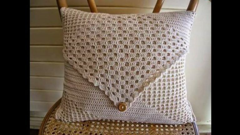 Coussins Décorés Au Crochet